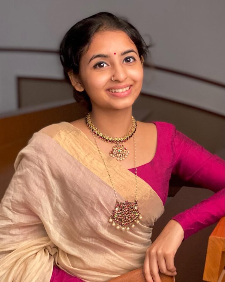 Navani Devanand Biography: Wiki, Age, Career, Height, Weight, Boyfriend ...