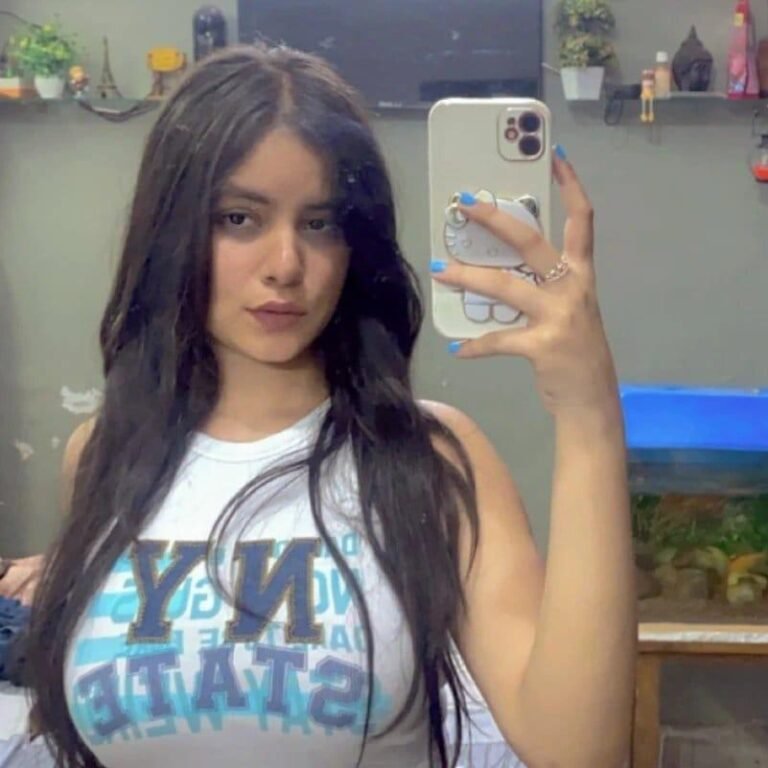 Shanaya Katiyan Wiki, Age, Career, Height, Boyfriend, Affairs, Net ...