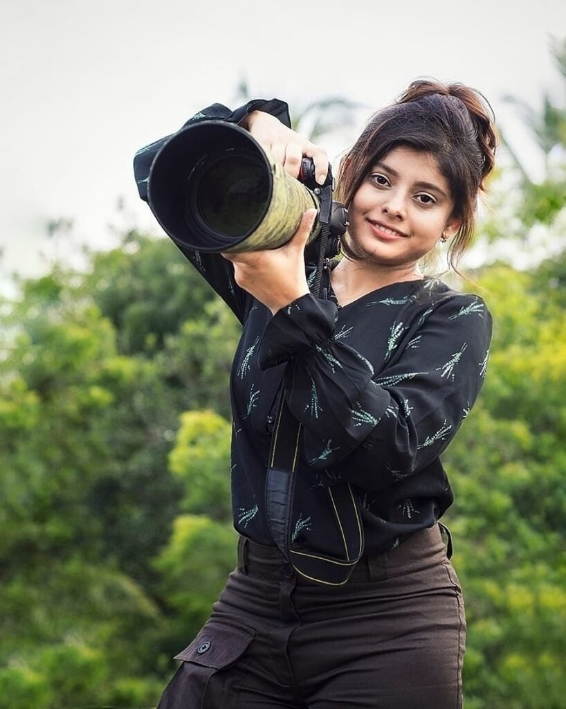 Aparupa Dey (Wildlife Photographer) Biography, Wiki, Age, Career ...